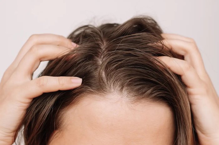 ¿Es mejor teñirse con el pelo sucio? Descúbrelo | L'Oréal Paris