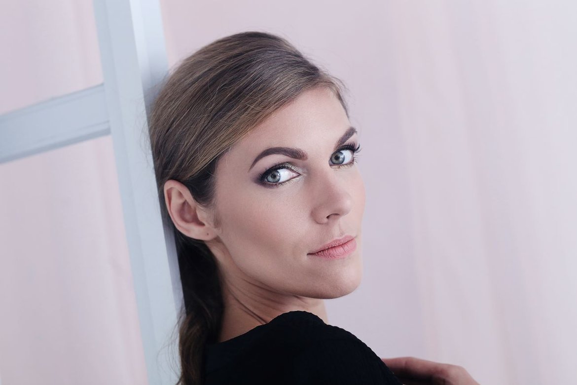 Cómo conseguir tus cejas arqueadas paso a paso | L'Oréal Paris