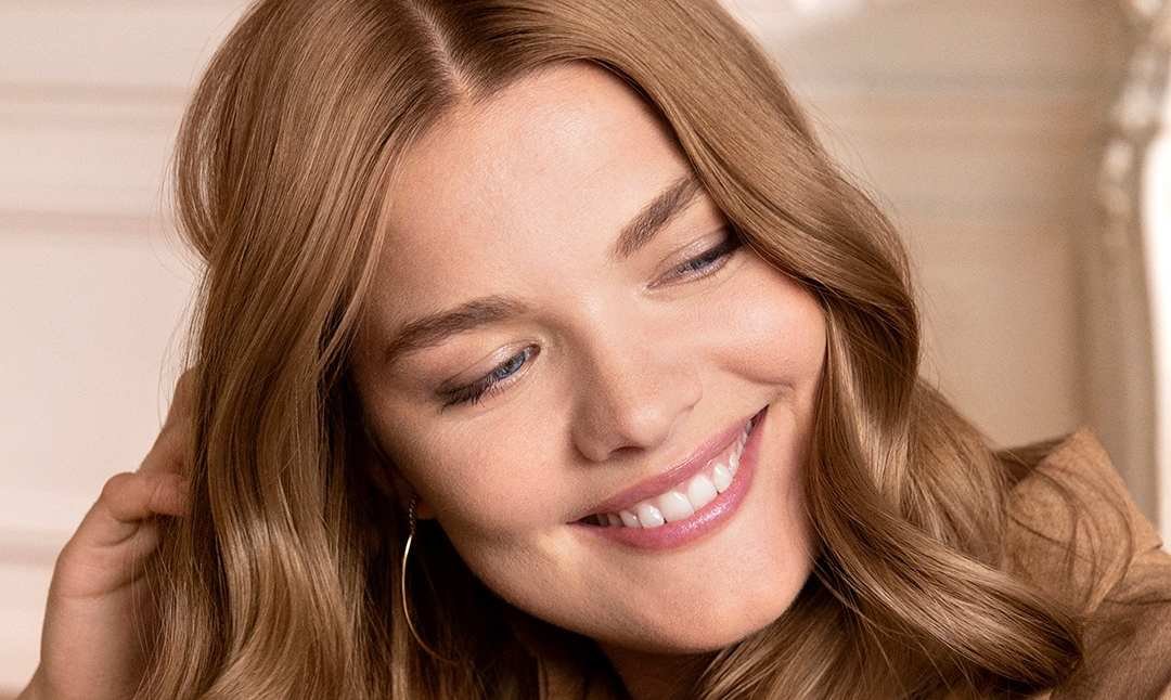 ¿A quién favorece el color de pelo marrón ceniza? | L'Oréal Paris