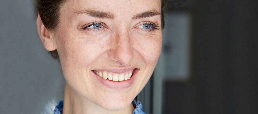 Manchas marrones en la cara: tipos y soluciones | L'Oréal Paris