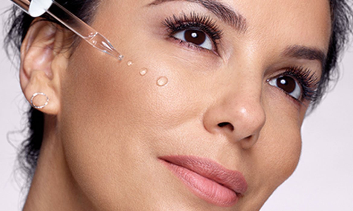 ¿Lista para combatir la flacidez facial? | L'Oréal Paris