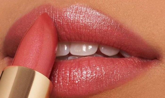 Cómo funciona un labial con ácido hialurónico | L'Oreal París