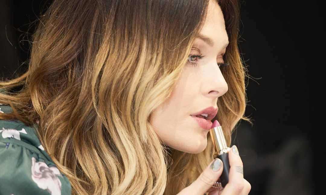 Consejos y tips de maquillaje para parecer más joven| L'Oréal Paris